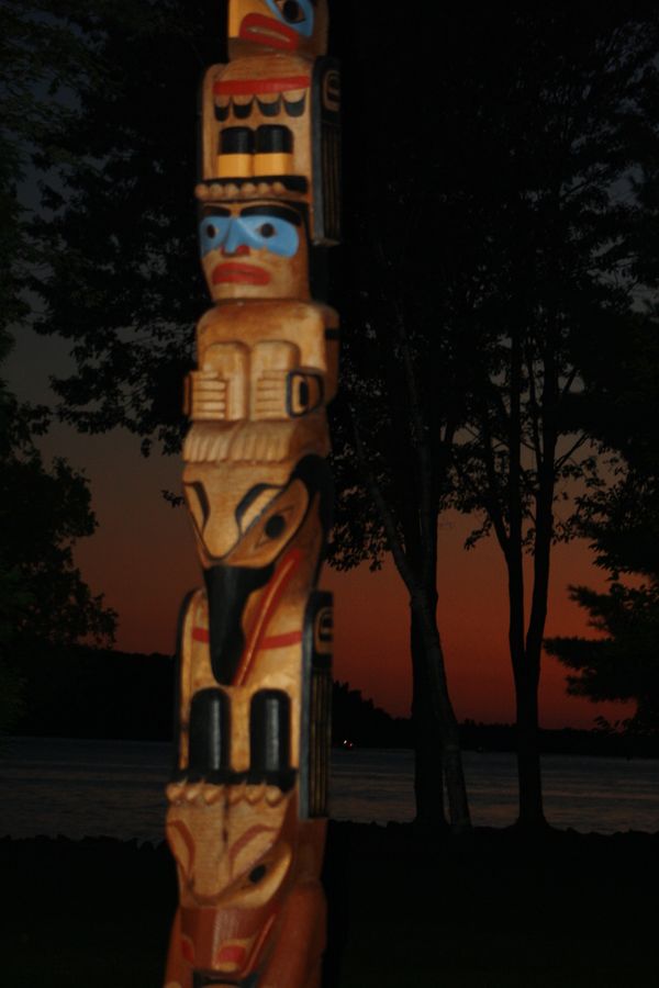 Thousand Islands Life, Totem Poles and Island History